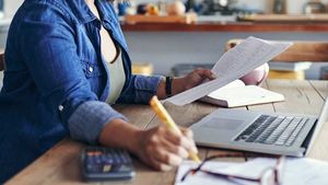 How I saved $22,000 in a year earning less than the average Aussie ...