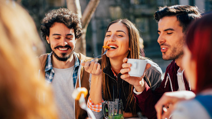 The money apps that help you split the bill with mates | Money magazine